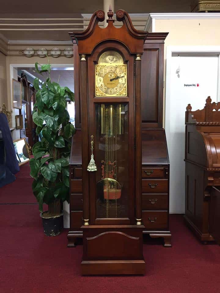 Vintage Howard Miller Grandfather Clock Vintage Howard Miller Grandfather Clock